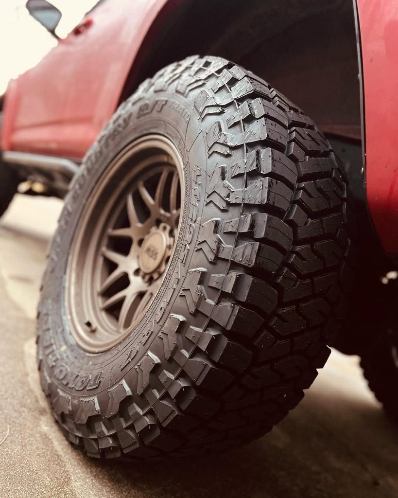 Best ¾-Ton Truck Tires for Towing, Hauling & Heavy-Duty Work (2025 ...